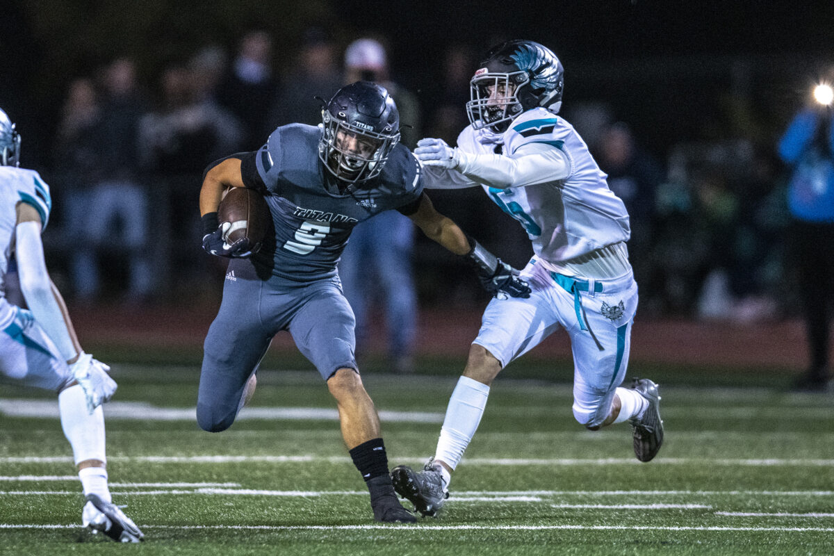 Prep football: Syracuse jumps out to big lead, beats Farmington to win ...